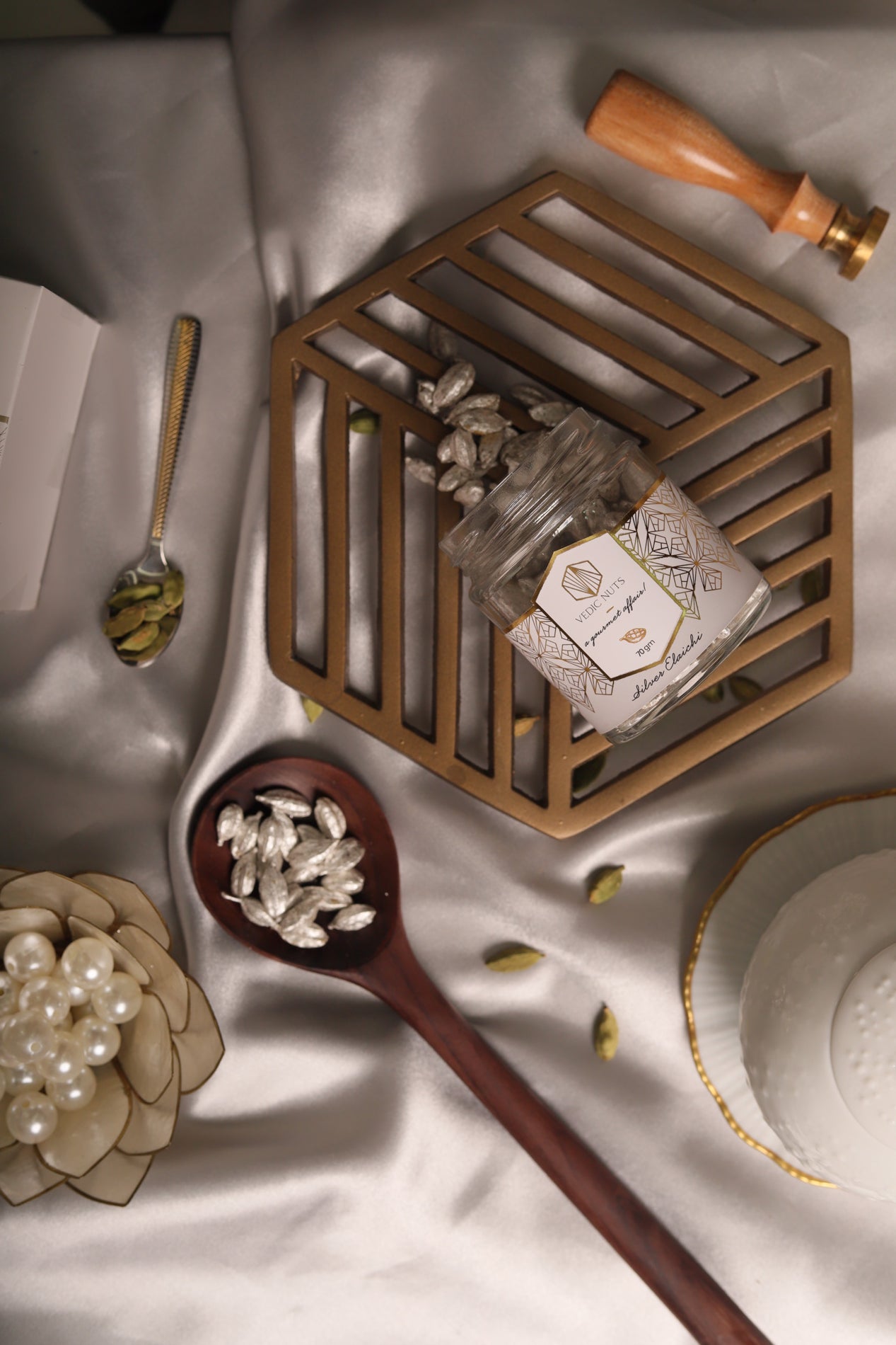 Silver Elaichi – Vedic Nuts